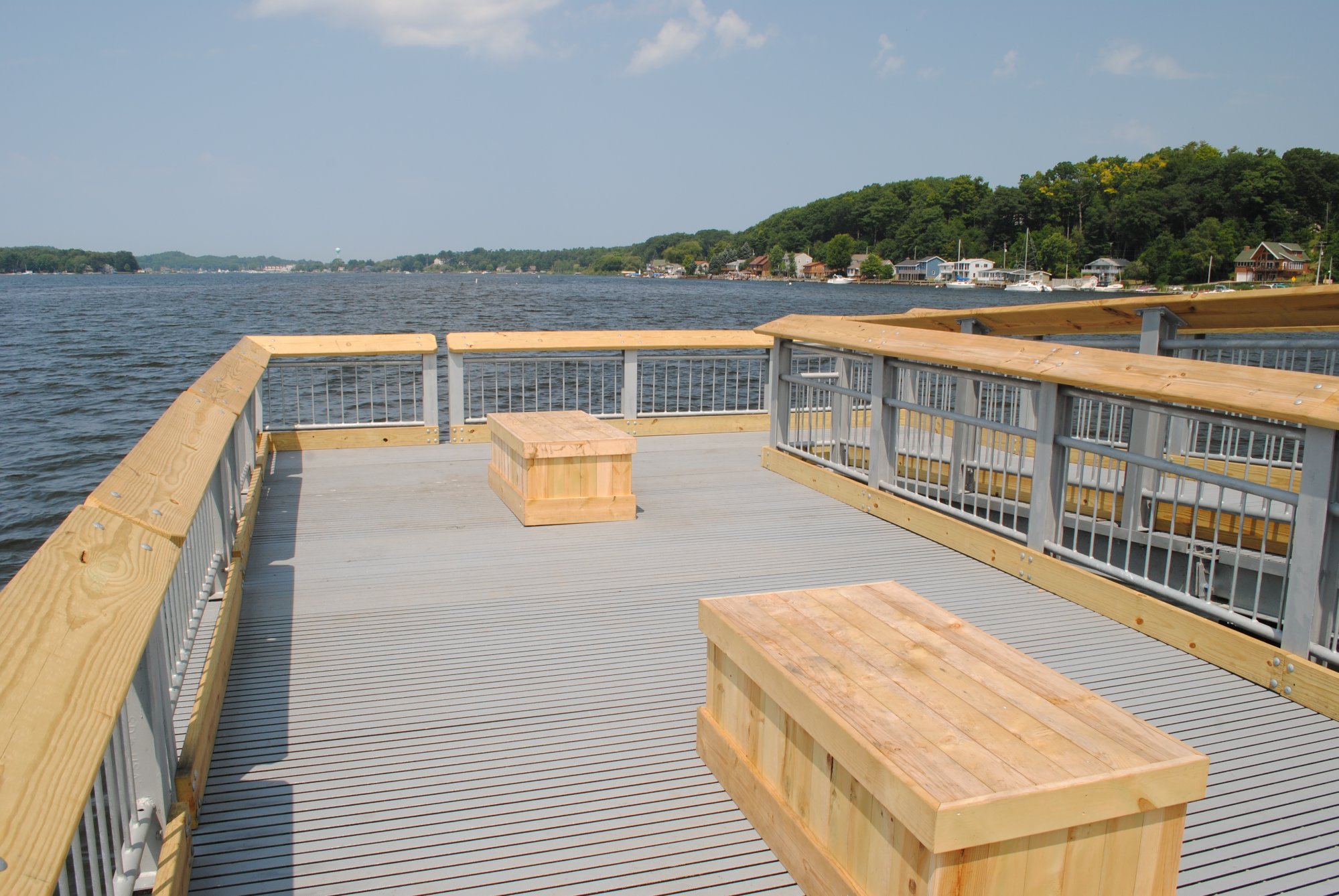 Non-slip Marina Walkway Surfaces - FRP Grating and Non-skid sheets