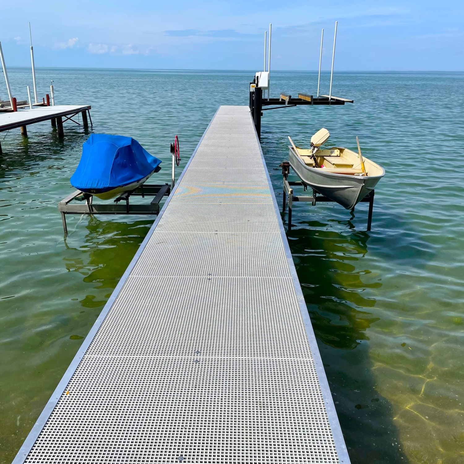 Fiberglass FRP Grating for Docks, Decks, Marinas and Boardwalks ...