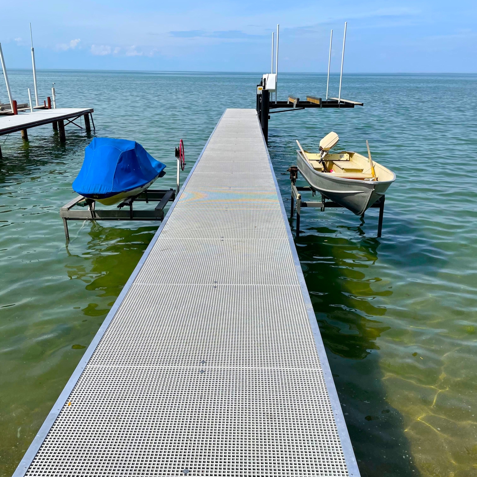 Fiberglass FRP Grating for Docks, Decks, Marinas and Boardwalks ...